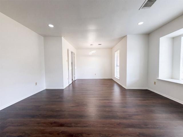 6910 Vialinda Drive