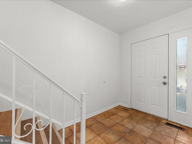 6911 Cipriano Woods Ct, Lanham, MD 20706 | MLS #MDPG2196 | Compass
