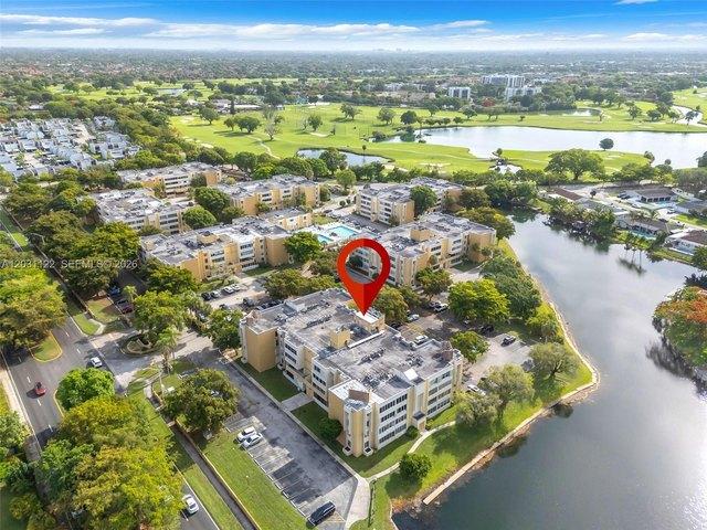 6911 SW 147th Ave Apt 2H, Miami, FL 33193