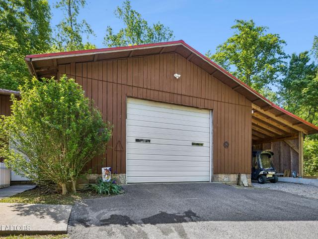 6911 Sevierville Pike