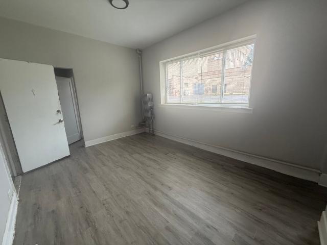 6912 N Ashland Boulevard # 105