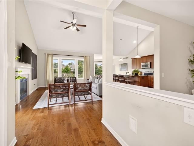 6912 Silverton