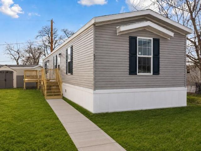 69137 Florence Dr, Richmond, MI 48062