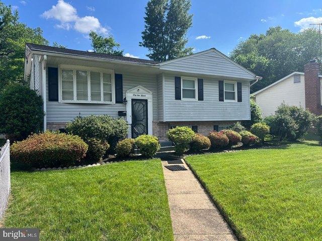 6913 Canyon Dr, Capitol Heights, MD 20743