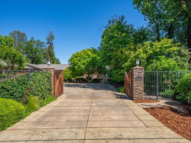 6913 Riverside Drive
