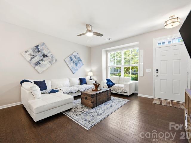 6913 Walnut Branch Lane
