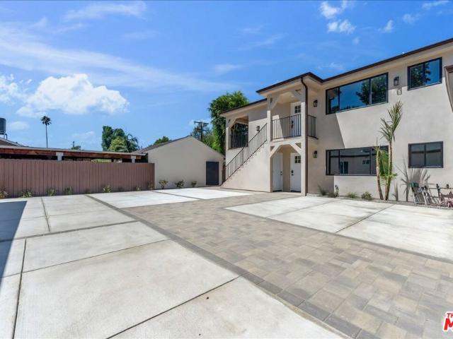 6913 Encino Avenue 1/2 Upper