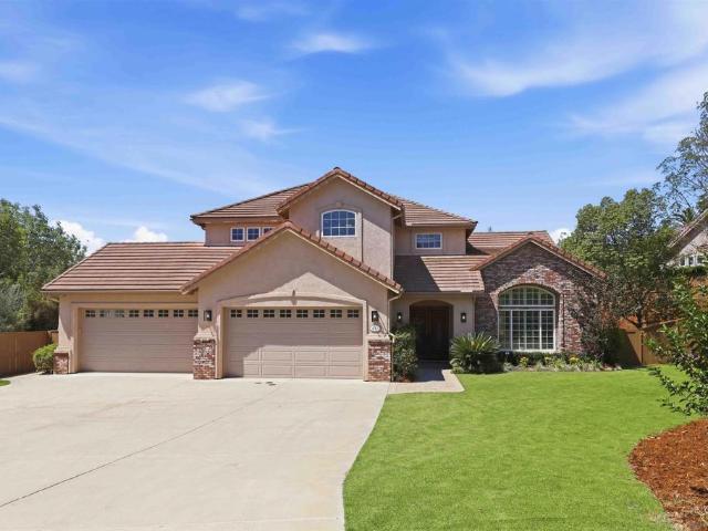 691 Center Stage Glen