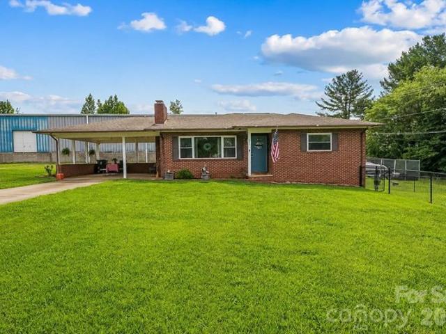 691 Central St, Hudson, NC 28638