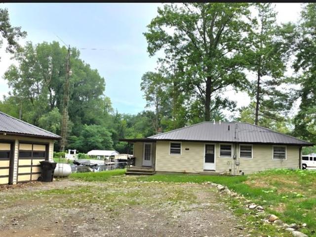 691 Lighthouse Dr, Coldwater, MI 49036