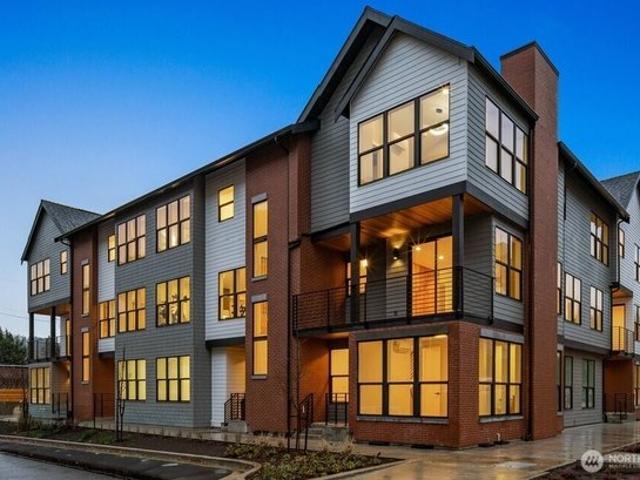 691 NW Locust St, Issaquah, WA 98027