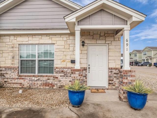 691 Park St, McGregor, TX 76657