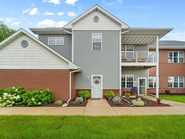 691 W Dekora St Unit E, Saukville, WI 53080