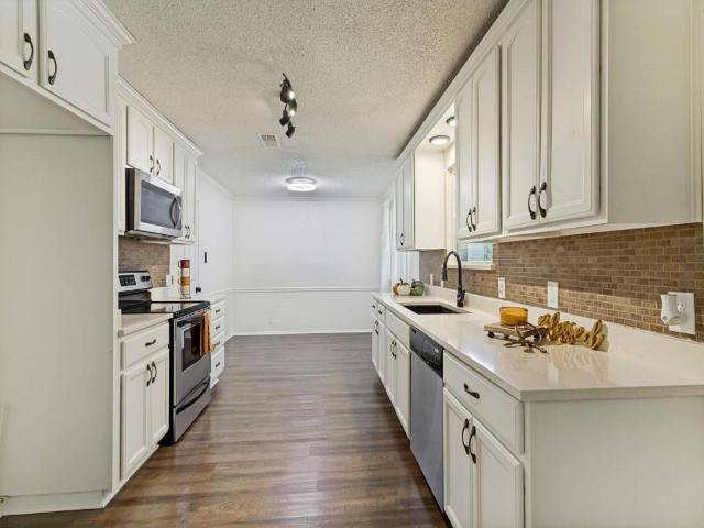 6924 Richardson Drive