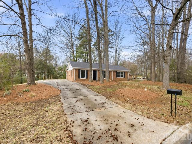 6924 Woodfield Drive
