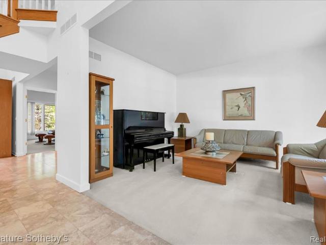 6925 Elm Park Drive