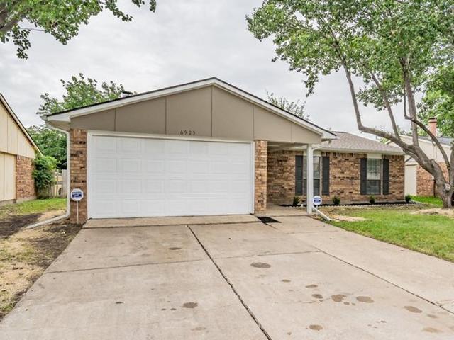 6925 Sandstone Ct, Fort Worth, TX 76120