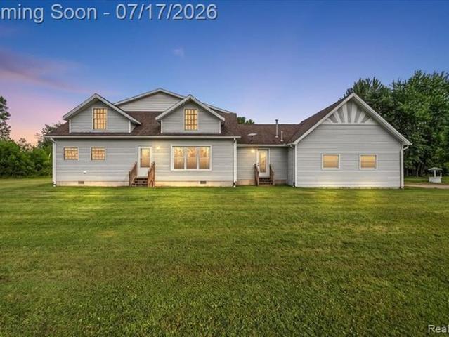 6925 Smiths Creek Rd, Kimball Township, MI 48074