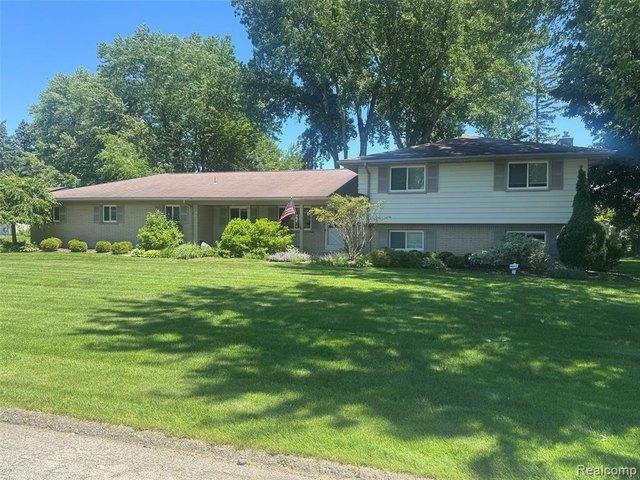 6925 Windham Ln, Bloomfield Township, MI 48301