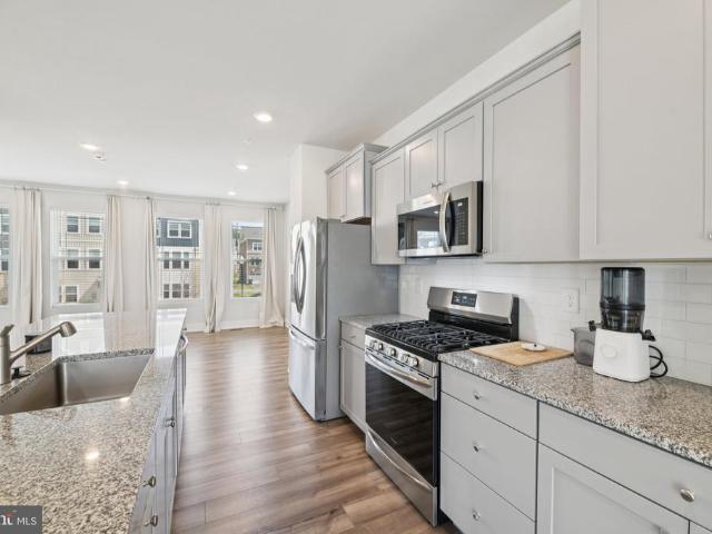 6929 Waterbury Place