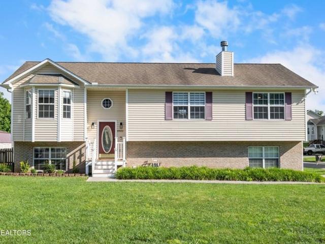 6920 Rambling Brooks Ln, Knoxville, TN 37918