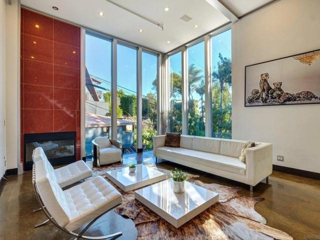 6920 Treasure Trl, Los Angeles, CA 90068