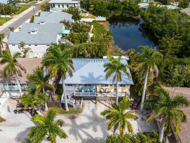 6921 Holmes Blvd, Holmes Beach, FL 34217