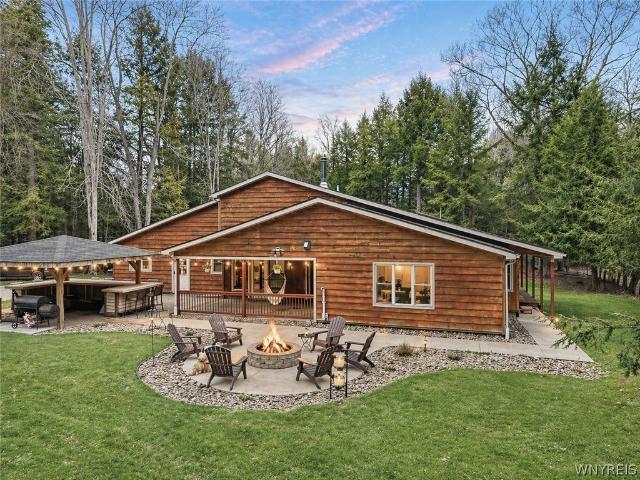 6921 Woodland Drive