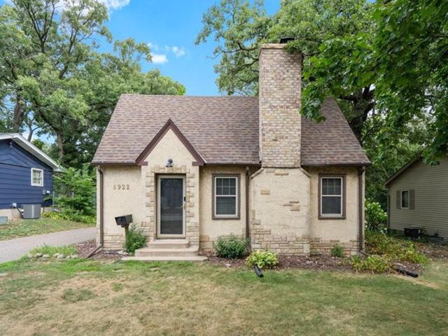 6922 Corvallis Ave N, Crystal, MN 55428