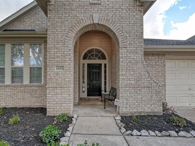 6923 Grants Hollow Lane