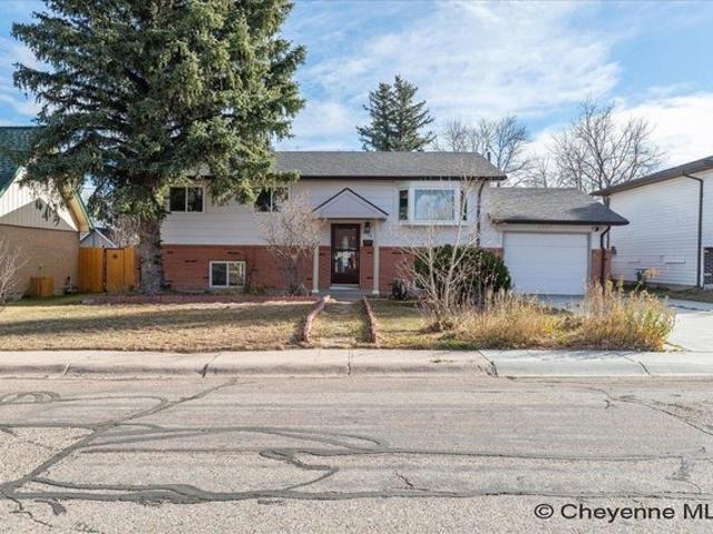 6923 Willshire Blvd, Cheyenne, WY 82009