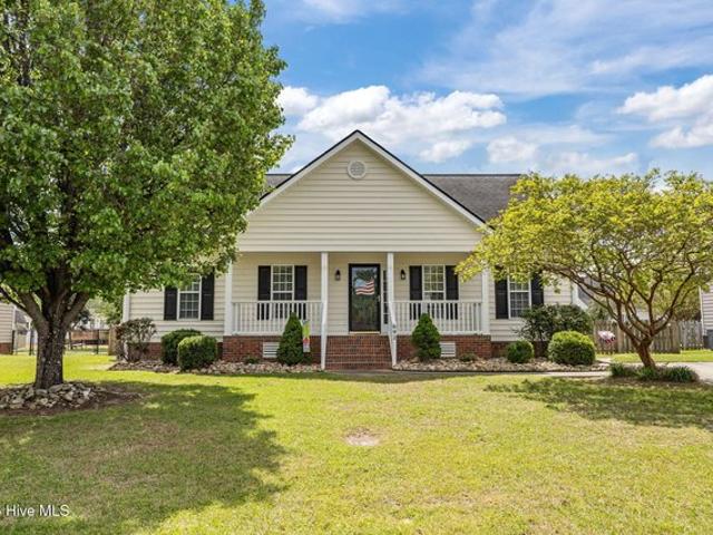 692 Carrington Ln, Winterville, NC 28590