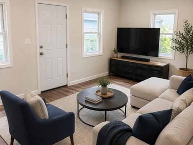 692 Beck St, Uniondale, NY 11553