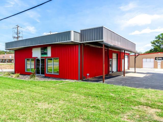 692 Hwy 65 N