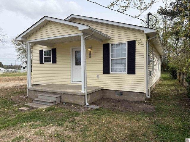 692 Olive St, La Center, KY 42056