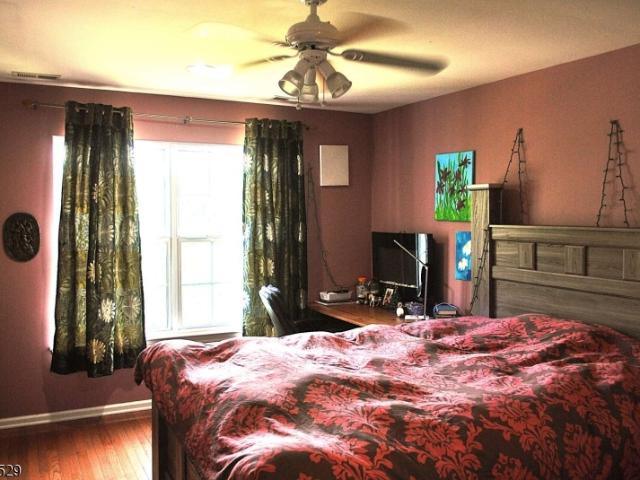 692 Skyline Dr, Lake Hopatcong, NJ 07849 | MLS #4008