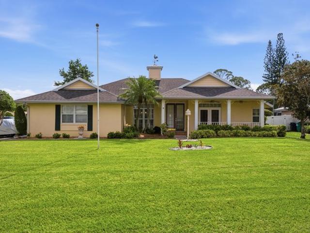 692 SW Ewing Ave, Port Saint Lucie, FL 34983