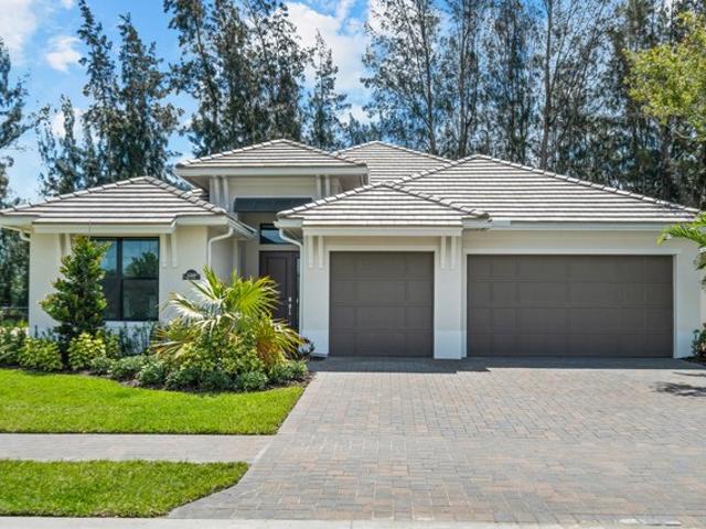 692 Ravens Landing Dr, Vero Beach, FL 32968