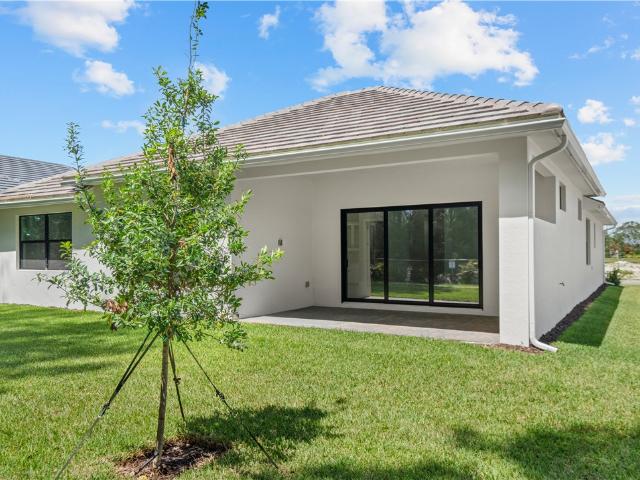 692 Ravens Landing Dr, Vero Beach, FL 32968 | MLS #293995