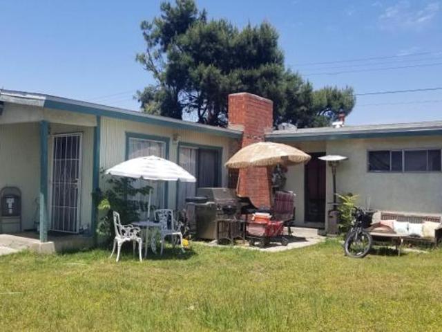 692 W Chase Ave, El Cajon, CA 92020
