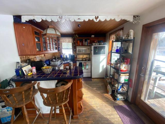 692 Valley Road