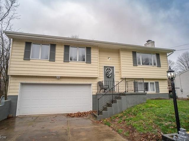 692 Zeletta Dr, Akron, OH 44319