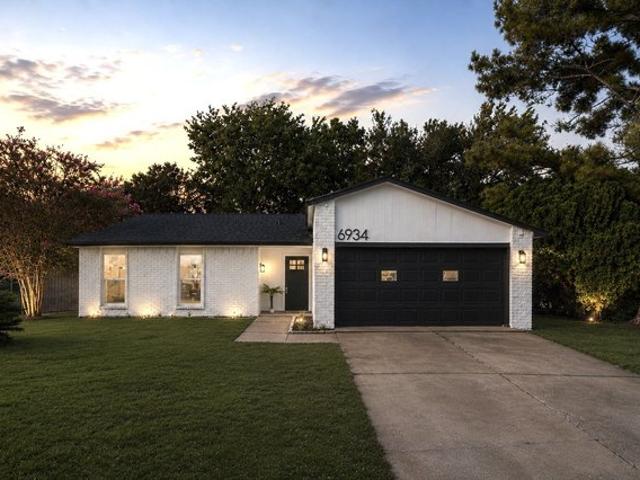 6934 Pickett Dr, Richmond, TX 77469