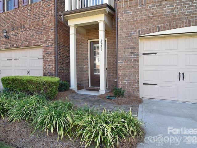 6935 Henry Quincy Way