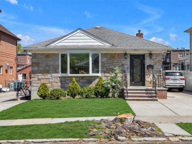 6937 nd St, Fresh Meadows, NY 11365