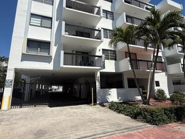 6937 Bay Dr, Miami Beach, FL 33141