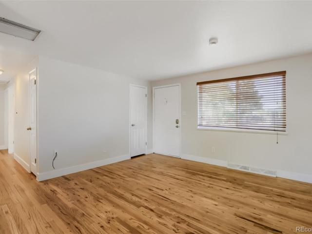 6937 W 53rd Place