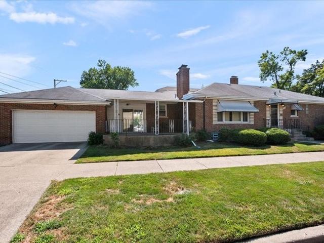 6939 N Francisco Ave, Chicago, IL 60645