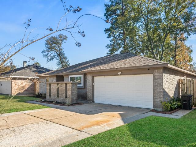 6930 Maple Fox Drive