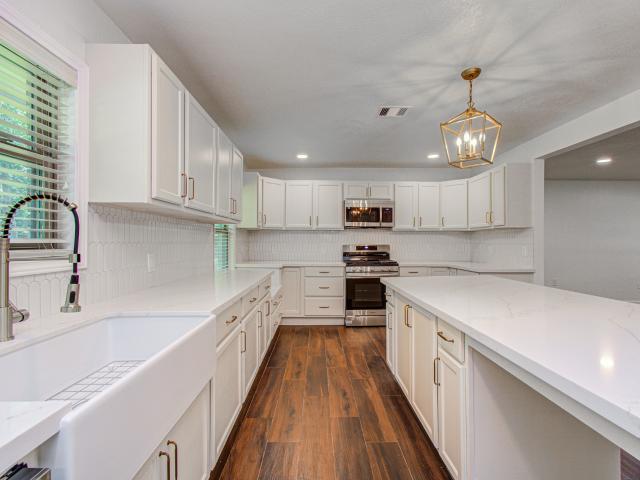 6930 Oak Bend Drive